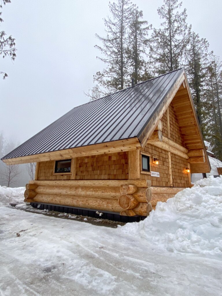 Log Cabin | For Sale | Saddle Notch | Hybrid Style